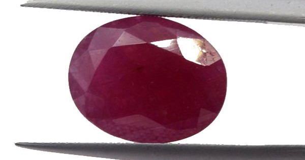 माणिक रत्न धारण करने के ज्योतिषीय लाभ और प्रत्येक राशि पर माणिक्य का प्रभाव